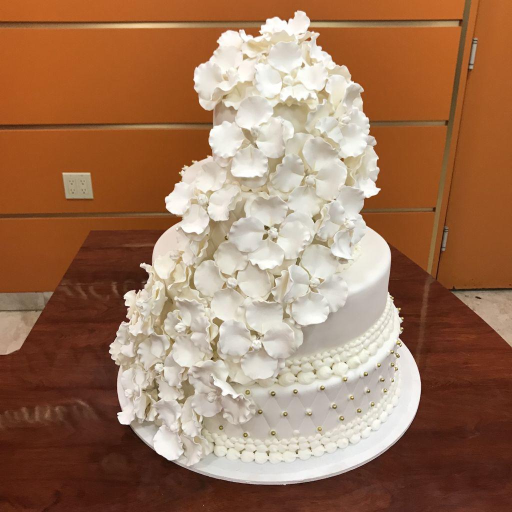 Wedding Cakes – World of Chantilly