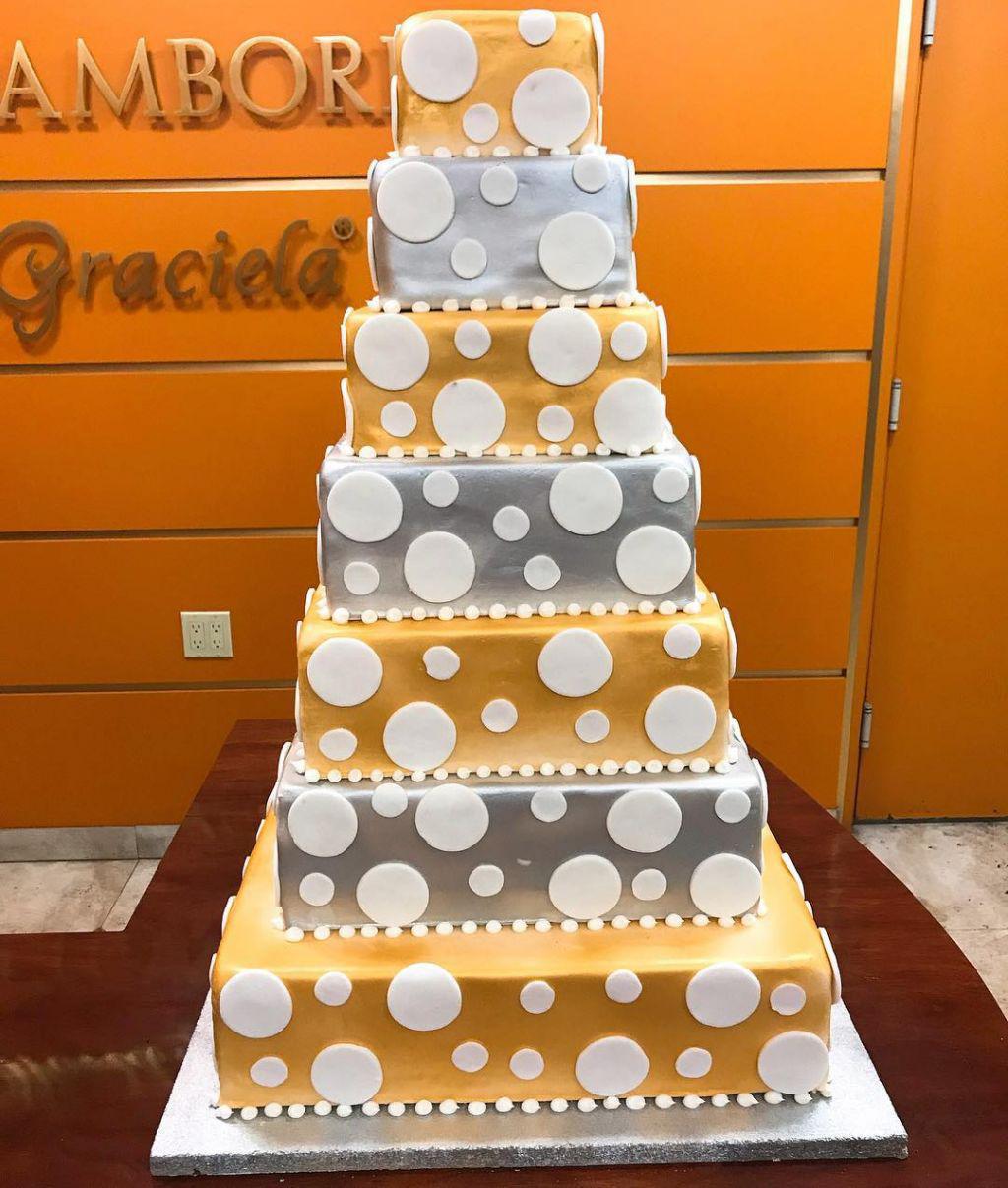 Wedding Cakes – World of Chantilly