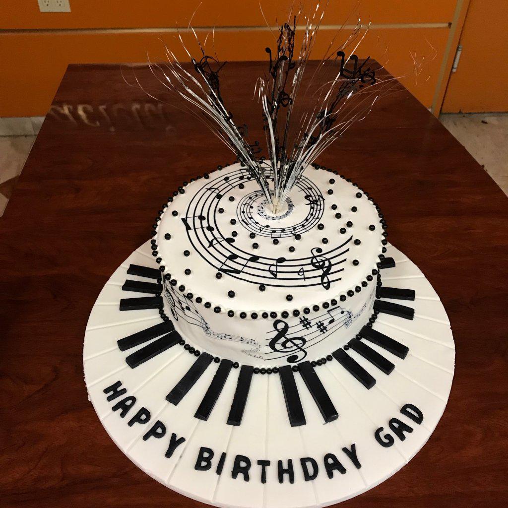 Birthday Cakes – World of Chantilly