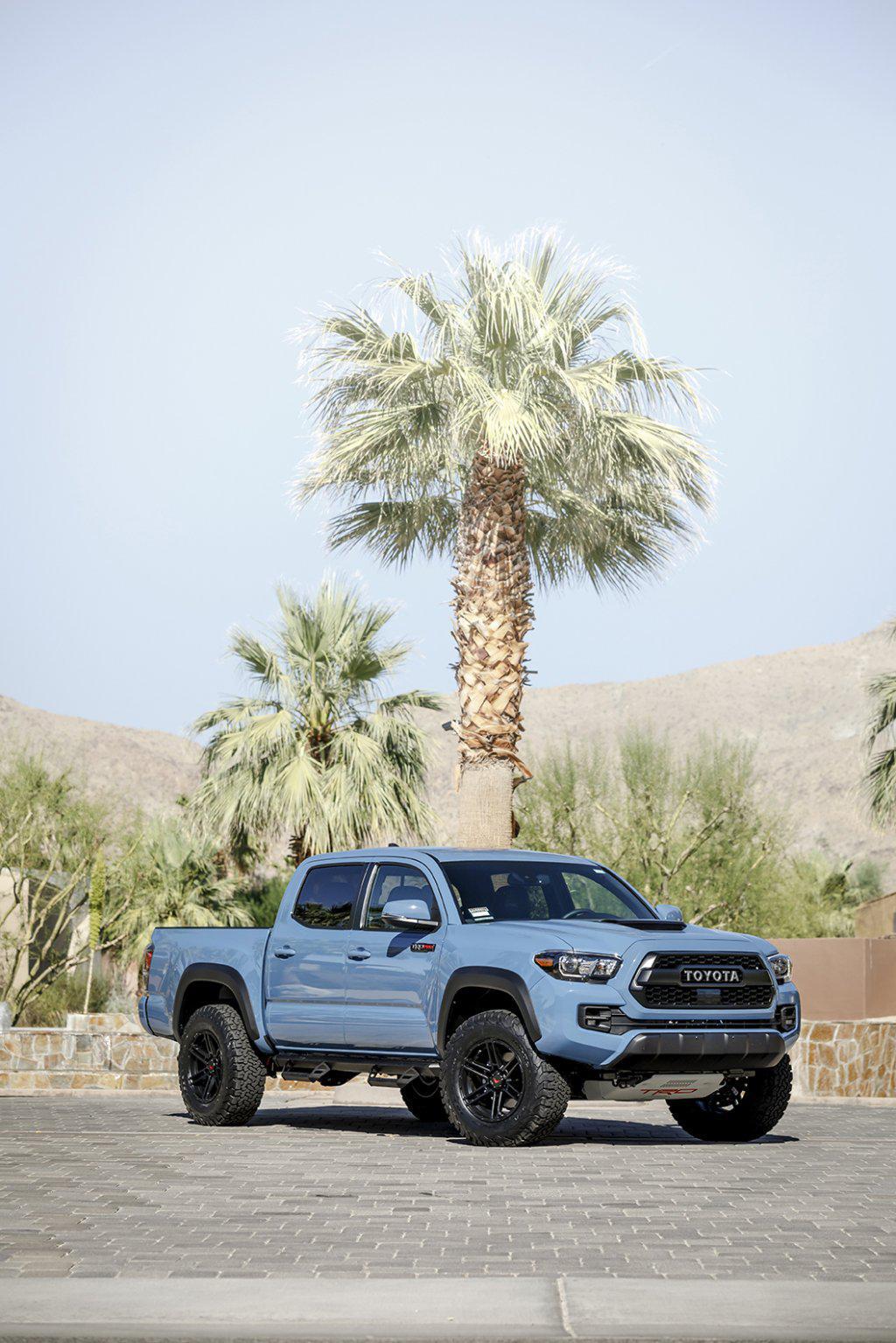 Toyota Tacoma 17" VR-602 Mystic Black - Vorsteiner Offroad